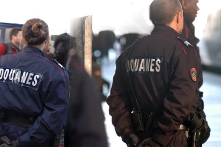 Agent de constatation des douanes : formations et missions – Designjob.fr